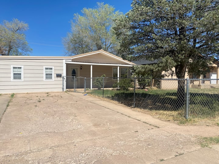 Spacious Clean Affordable|4 Br/2ba|near Ttu & Umc - Lubbock, TX