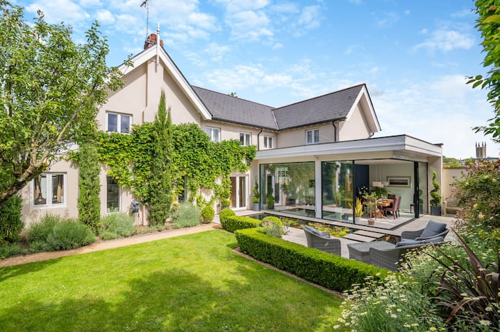 The Lodge - Gloucestershire