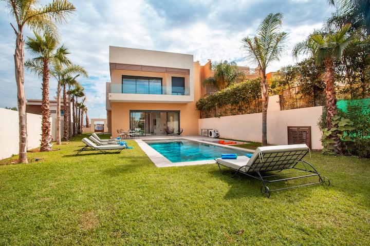 Superbe Villa Sur Golf Avec Salle De Cinéma - Marakeş