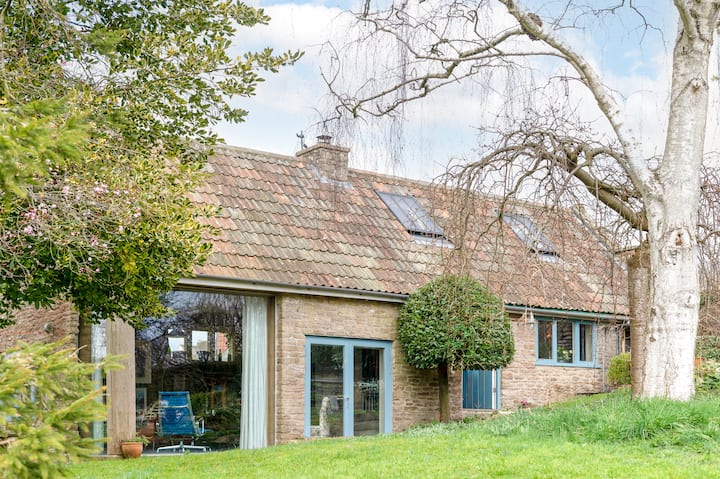 Tucked Away Garden Views Sleeps 2-village Nr Bath - Frome