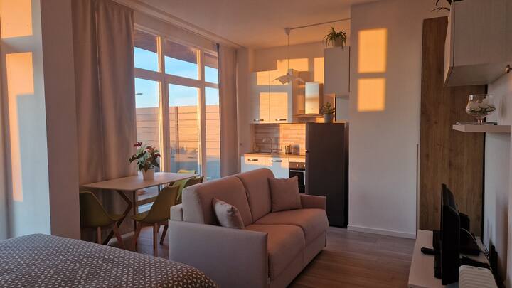 Cozy Flat For Vacation& Business In Famagosta Area - Assago