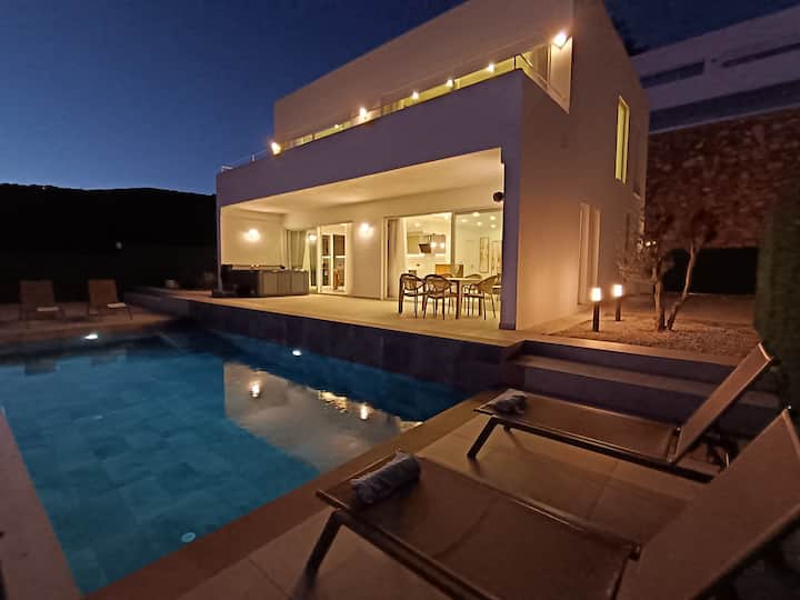 Panoramic Villa With A Pool - Alanya