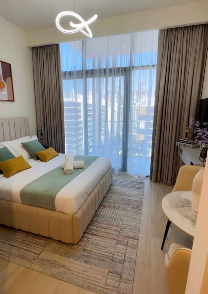 Brand New Studio Near  
Burj Khalifa & Dubai Mall - Dubai