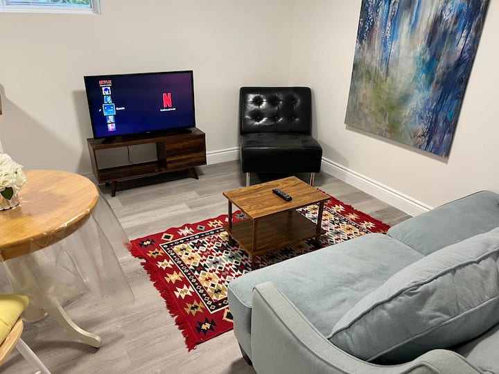 Comfy Basement Suite - Guelph