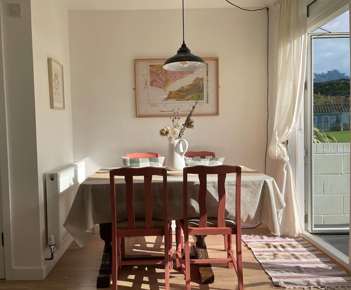 New England Style Cottage In Yarmouth - Milford on Sea