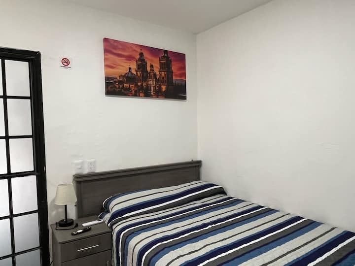 Functional Studio W/ Private Entry & A/c - Guadalajara