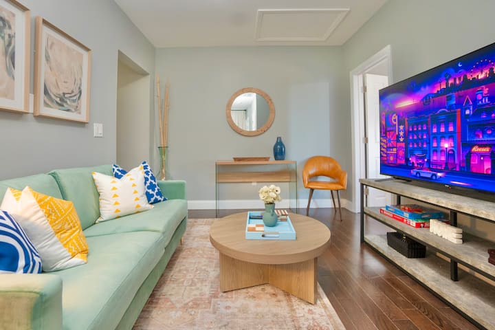 Pet-friendly 3br Retreat W/ Parking - New York