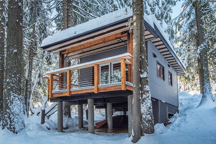 Red Arrow Station Nature Based Cabin 3 @ Red - Rossland