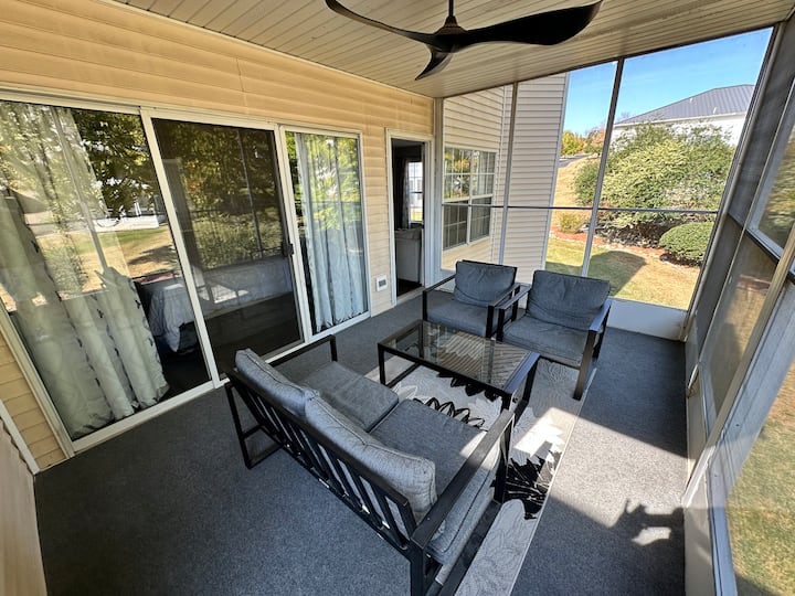 Nostep Cozy King Suite W/ Porch, Pools, Coffee Bar - Branson, MO