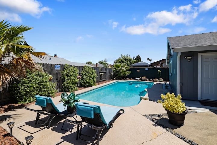 Beautiful Upstairs Room, #4 - Sacramento, CA