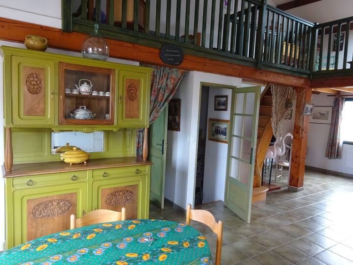 Maison De Village Au Charme Authentique Et Garage - Vias