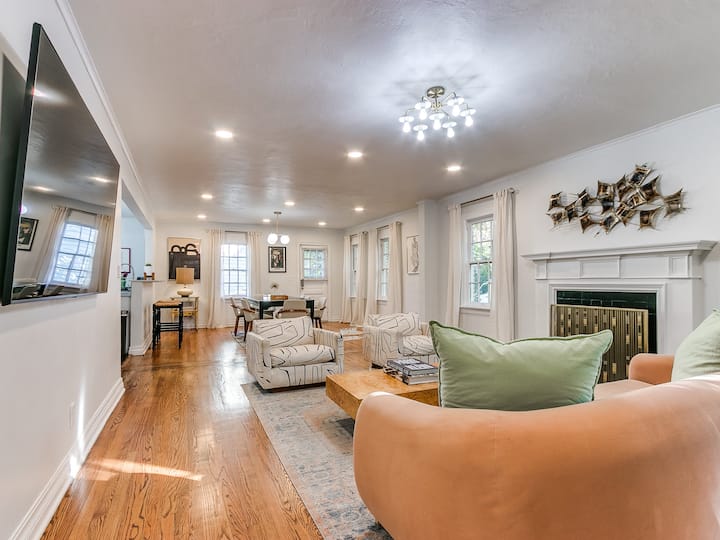 Historic Large Home: Group Travel: 3 Spaces In One - Oklahoma City, OK