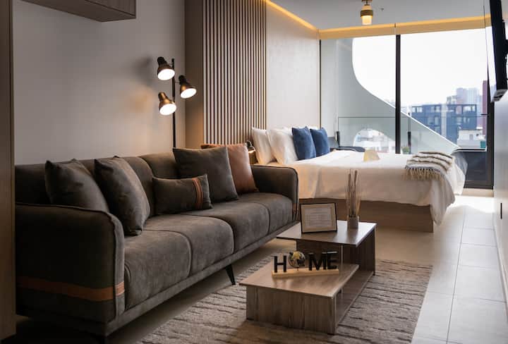 Cozy Studio, Exclusive Area W/balcony, Pool & More - Quito (Ecuador)