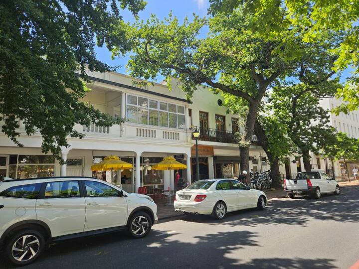 Pinotageluxurycollection: 16 Ryneveld Plaza - Stellenbosch