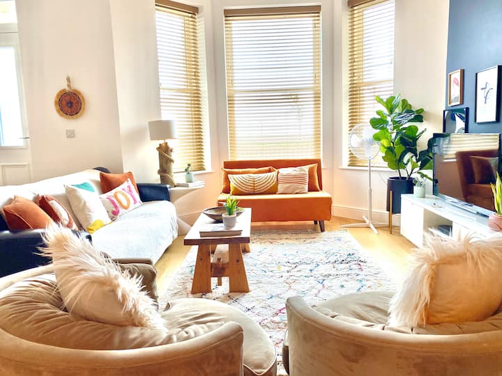 Stunning Beachfront G/f Apartment With Parking - Worthing Beach