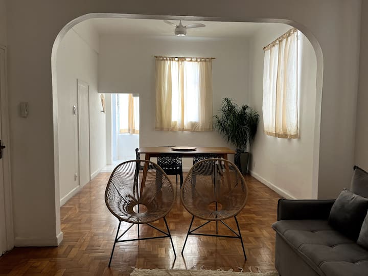 Ideal Pra Grupos: 100m Da Praia, Espaço E Conforto - Copacabana