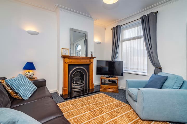 Beeston Town House - Sleeps 4 - No Fees! - Nottingham