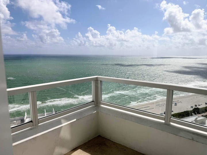 Tresor 32nd Floor Renovated 1 Bedroom Oceanfront - Miami Beach