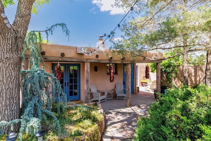 Mariposa Haven: Adobe W/kiva Fireplace Near Canyon - Santa Fe