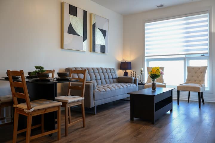 Executive Luxury Apartment. - Oakville
