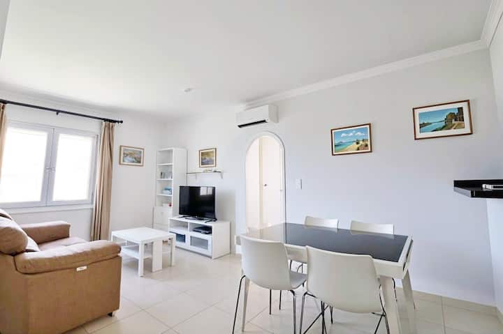 Mireya’s House - Oliva