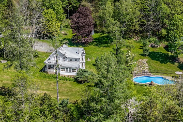 Calder House Naturescape Oasis With In-ground Pool - Bovina, NY