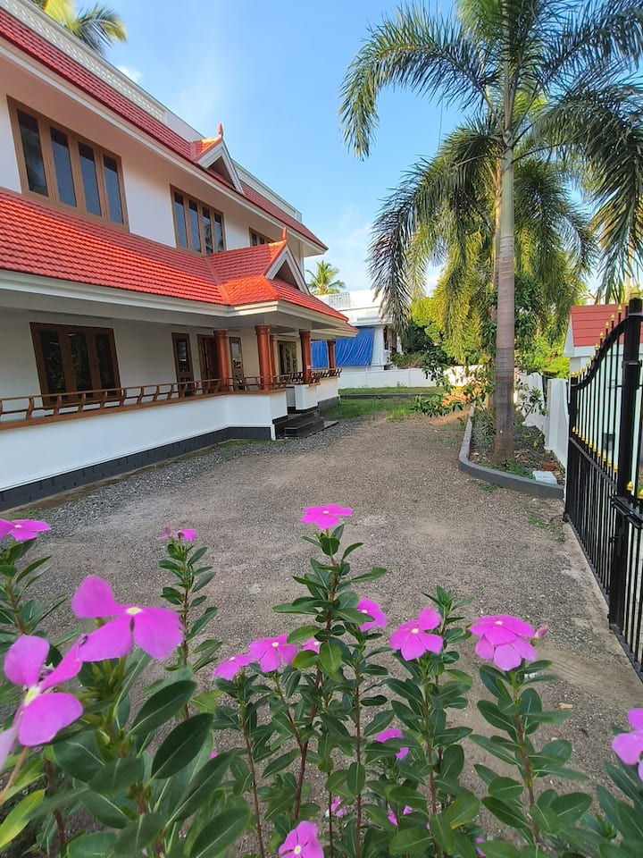 4 Bhk Villa At Kuriachira. - Thrissur