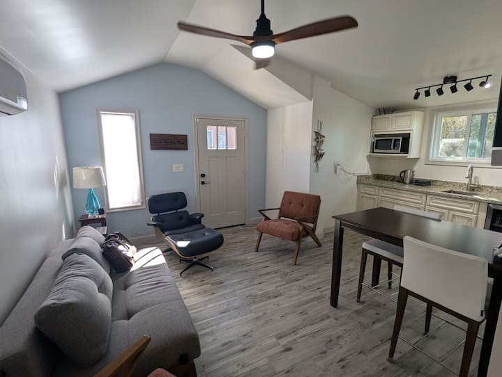 Uncle Charlie's Place In Historic Downtown Phx - Phoenix, AZ