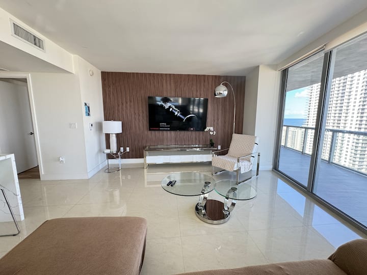 51a Exclusive 3 Bedrooms Apartment W/ Great View - Sunny Isles Beach