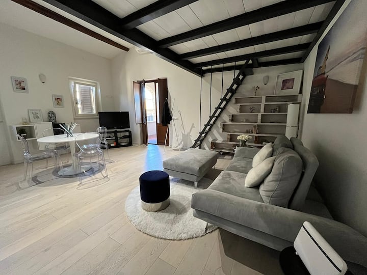 Suite Leonella, Two-level Loft - San Miniato