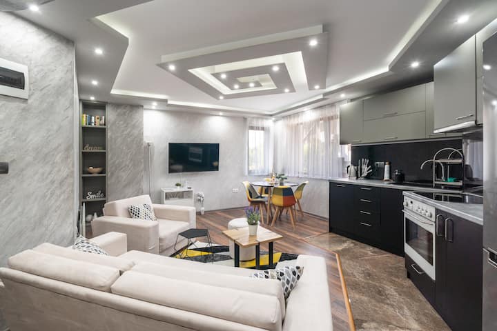 Lux Ski Apartment By The Gondola - Bansko