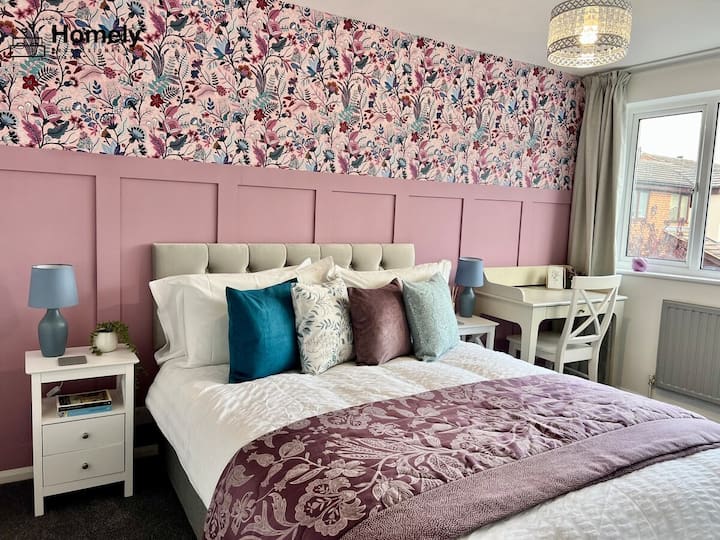 Bright, Artsy 3br Home W/ Parking – Long Term Stay - Saffron Walden