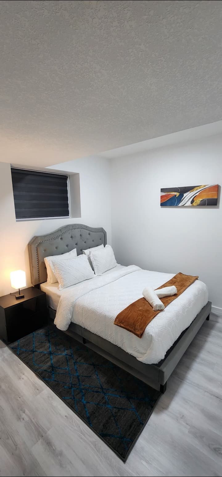 New Build 1-bedroom + Den With Private Entrance - Saint Albert