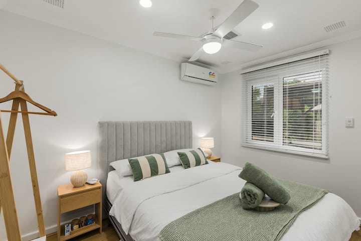 Qb Near Perth Airport & Shops - Kalamunda