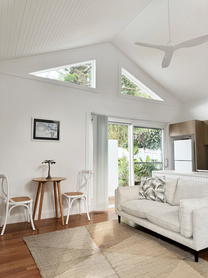 Pine Tree Studio
 With Air-con, Wi-fi - Bangalow