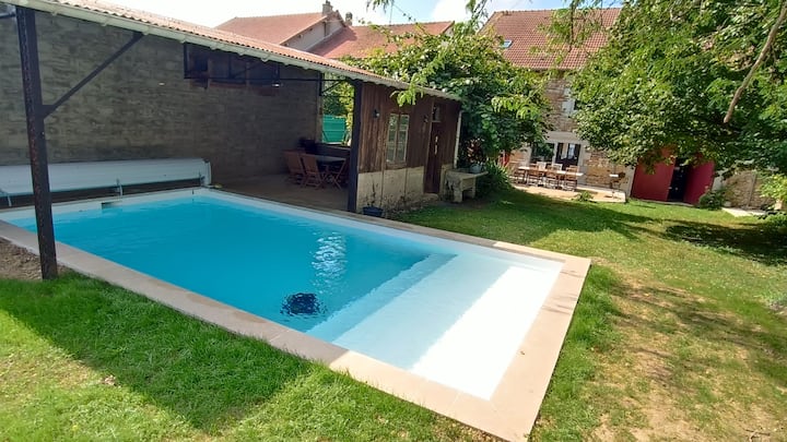 Maison De Famille, 10 Couchages, Piscine Chauffée - Ardennes