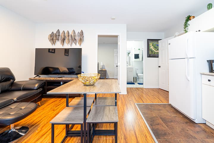 Spacious Luxury Cozy Retreat In Mount Pleasant - Vancouver