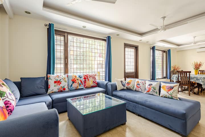 Sts: Chic Stay Greater Kailash 1-4br-parking-bfast - New Delhi