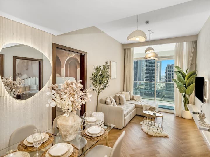 Dubai Mall Walk Boho-chic 2br Apt With Canal Views - Dubái