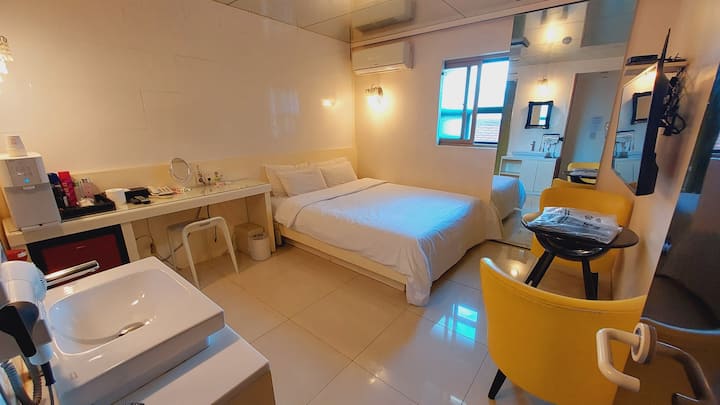 Artistic Room 703. Near Gimpo Airport. 5min Metro. - Séoul