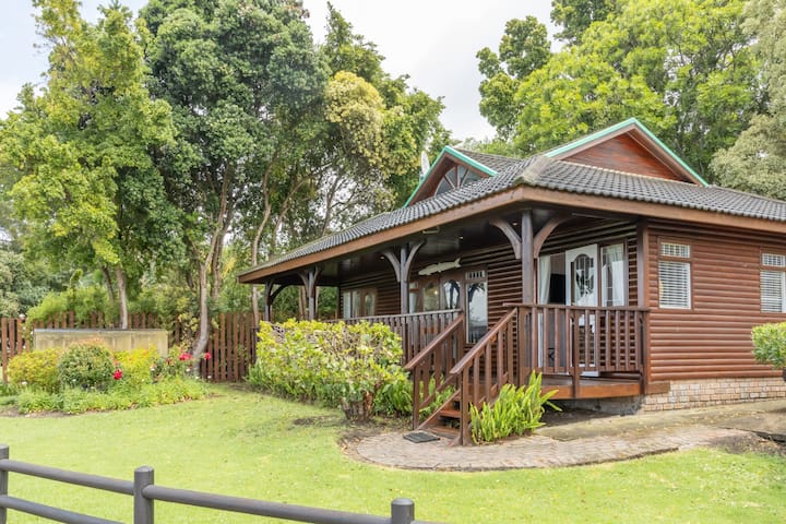 4 Tides Family Log Cabin @ Knysna River Club - Knysna