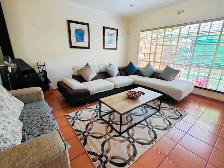 *Welties Home*|3bed2bath|solar|pool| - Randburg