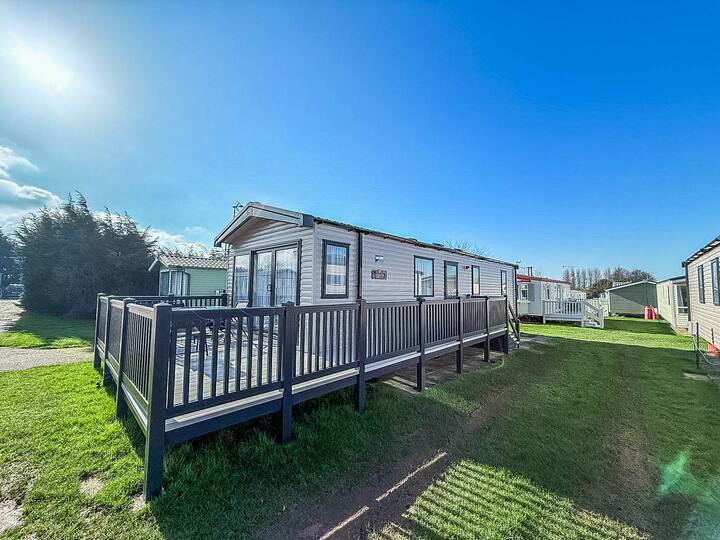 Caravan With Decking, Near Hunstanton Ref 23068c - Hunstanton
