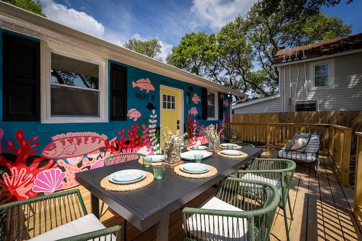 Artful Cottage, 2-min Walk To Beach - Norfolk, VA