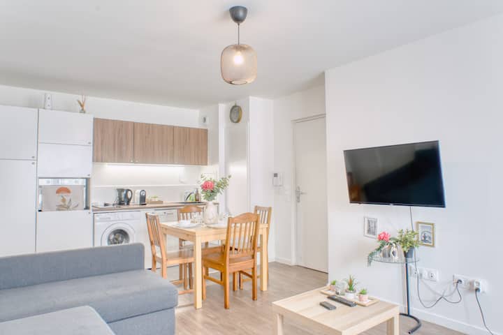 Logis Agréable Parking Gratuit - Porte de Paris, Saint-Denis