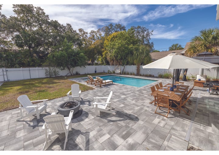 *5 Min To Beach* Pool - Mini Golf - Firepit - Bbq - St. Petersburg, FL