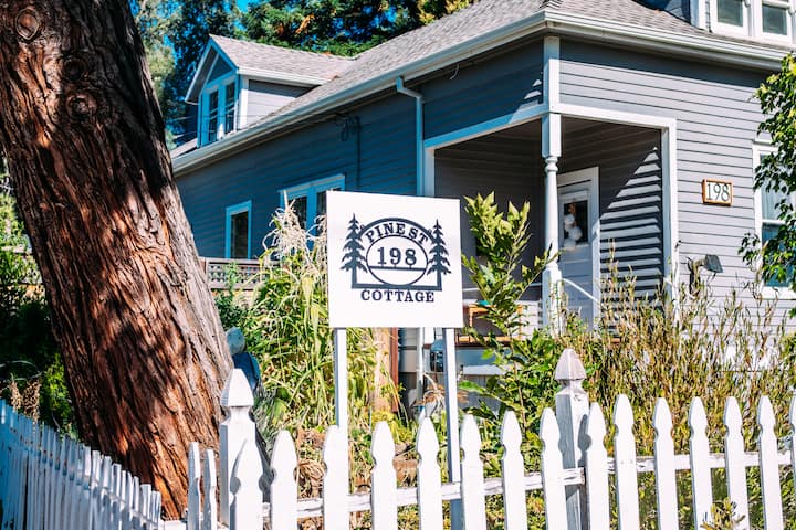 Pine Street Cottage - Auburn, CA