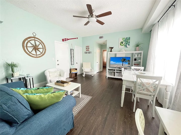 1 Bdr 60 Seconds From The Sand/hollywood Broadwalk - Hollywood, FL