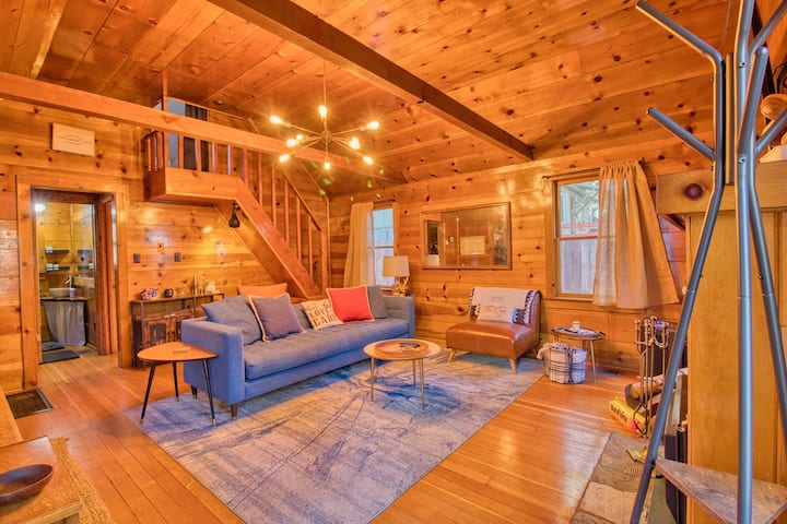 Ray's Dear Cottage 
Sauna*ski-mthigh*fast Internet - Wrightwood, CA