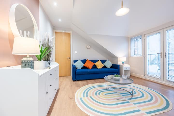 2 Bed Flat - City Centre - Free Parking - Cardiff